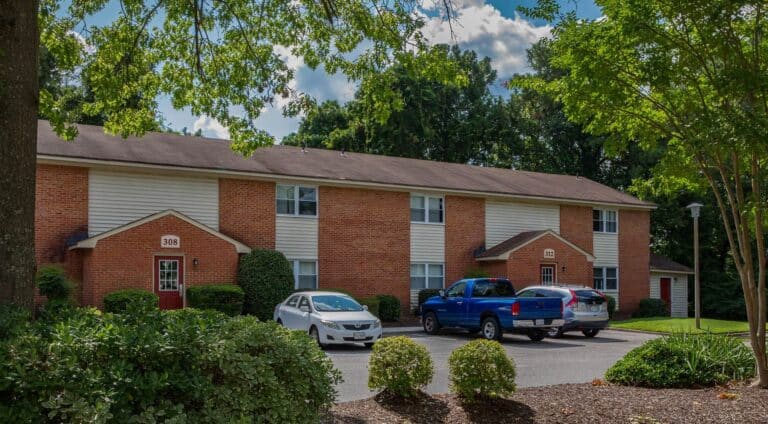 Lake Taylor Pointe - The Breeden Company