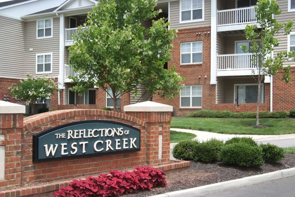 Lake Taylor Pointe - The Breeden Company