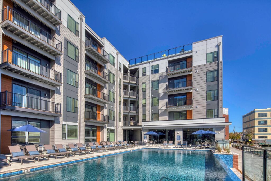 Avant at Huntington Pointe - The Breeden Company