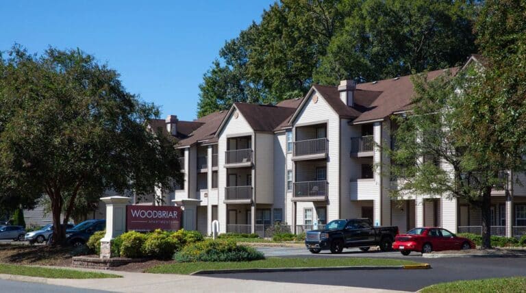 Lake Taylor Pointe - The Breeden Company